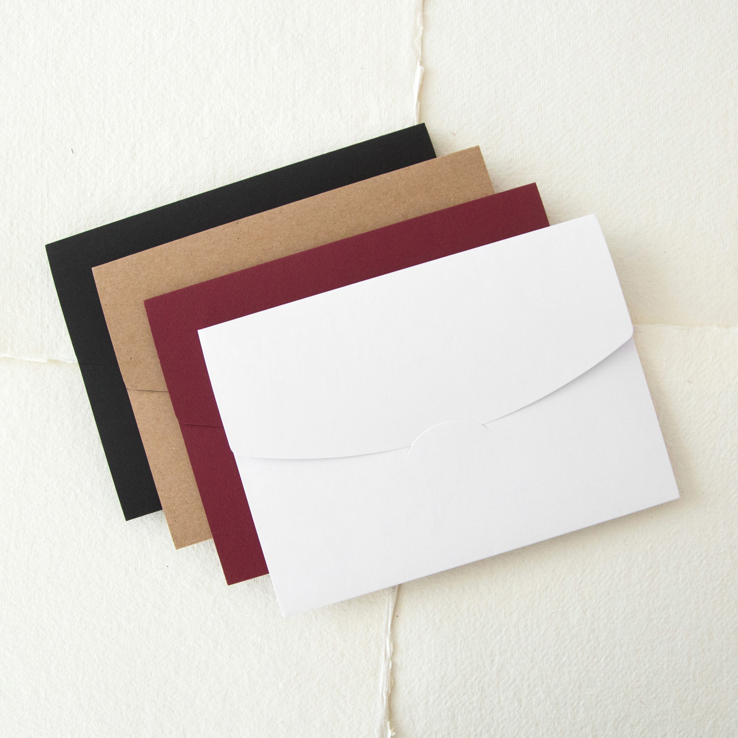 kuverta 13x18 cm na zatvaranje